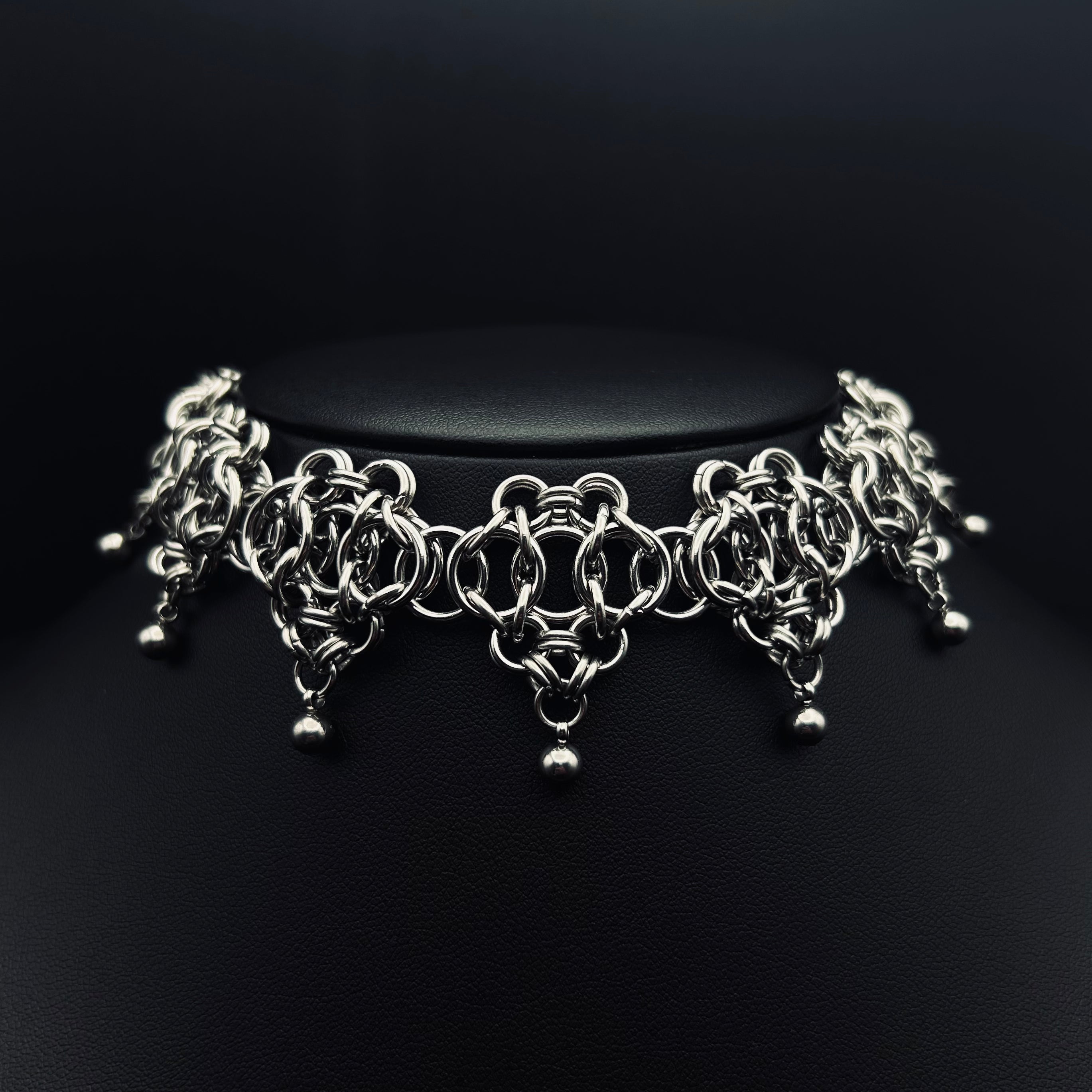 VICTORIA – Kingdomchains